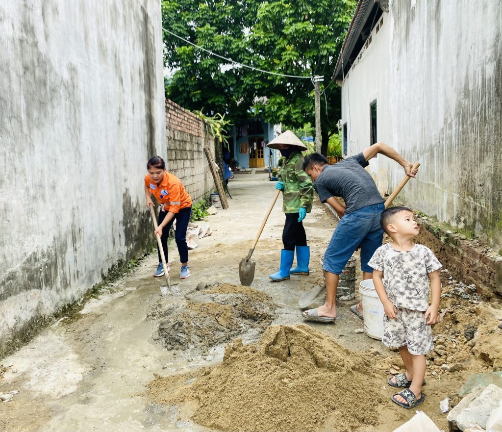 Dai Tu’s widening of 6-metre-wide roads with the support of Nui Phao ...